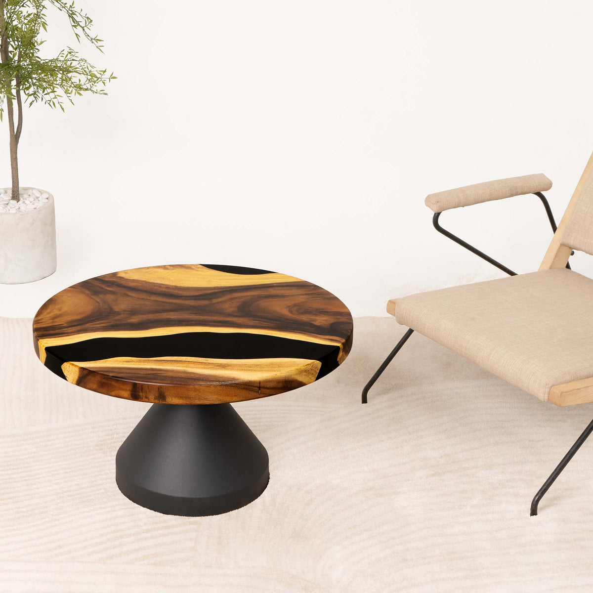 Round Handcrafted Epoxy Coffee Table 29" Diameter - Lumber Grand